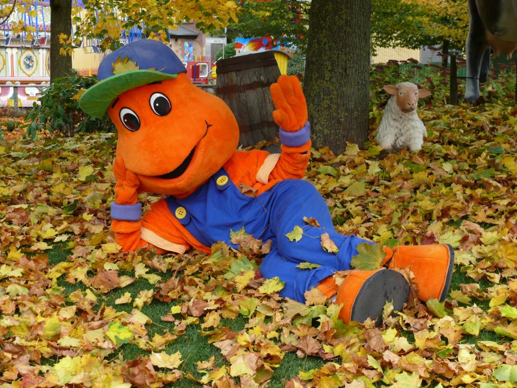 Fröhliche Herbstzeit mit Maskottchen Kernie – NRW-Parks.de